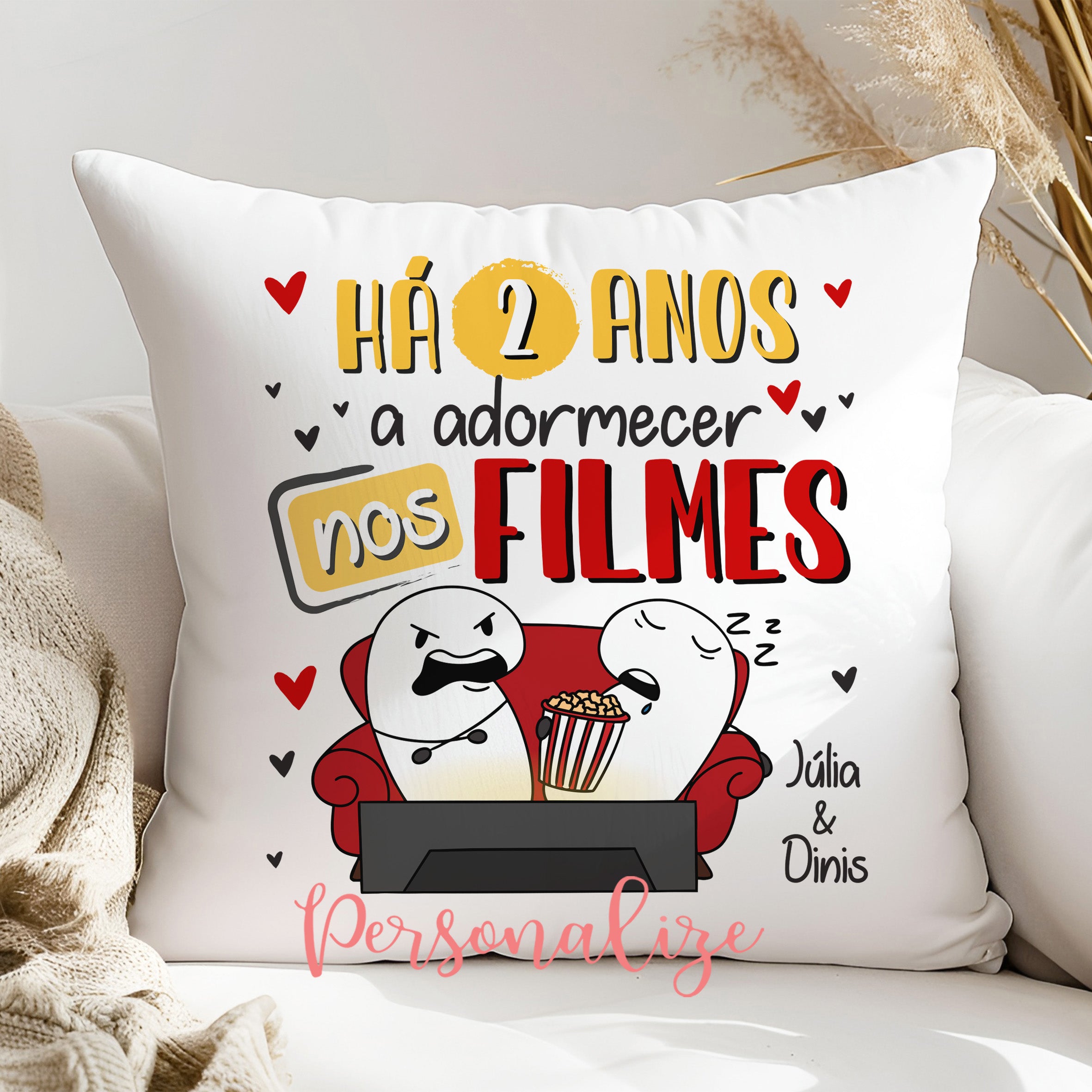 Almofada Flork " Há 2 anos a adormecer nos filmes ... " – Personalize